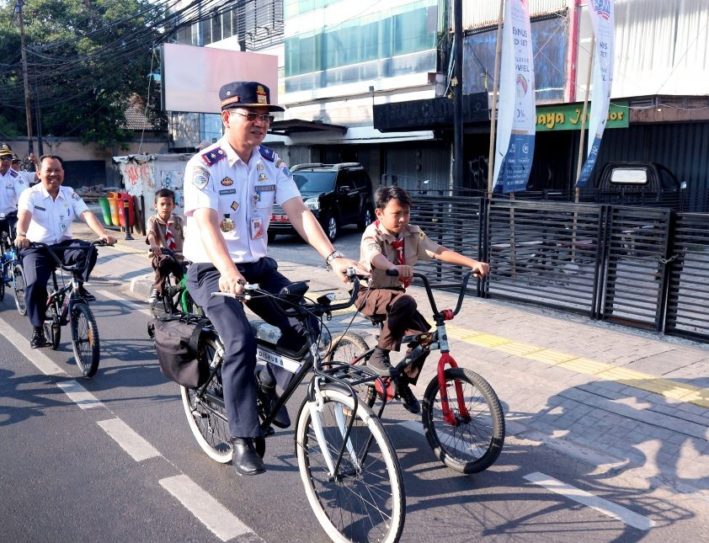 Sepeda - Institute for Transportation and Development Policy