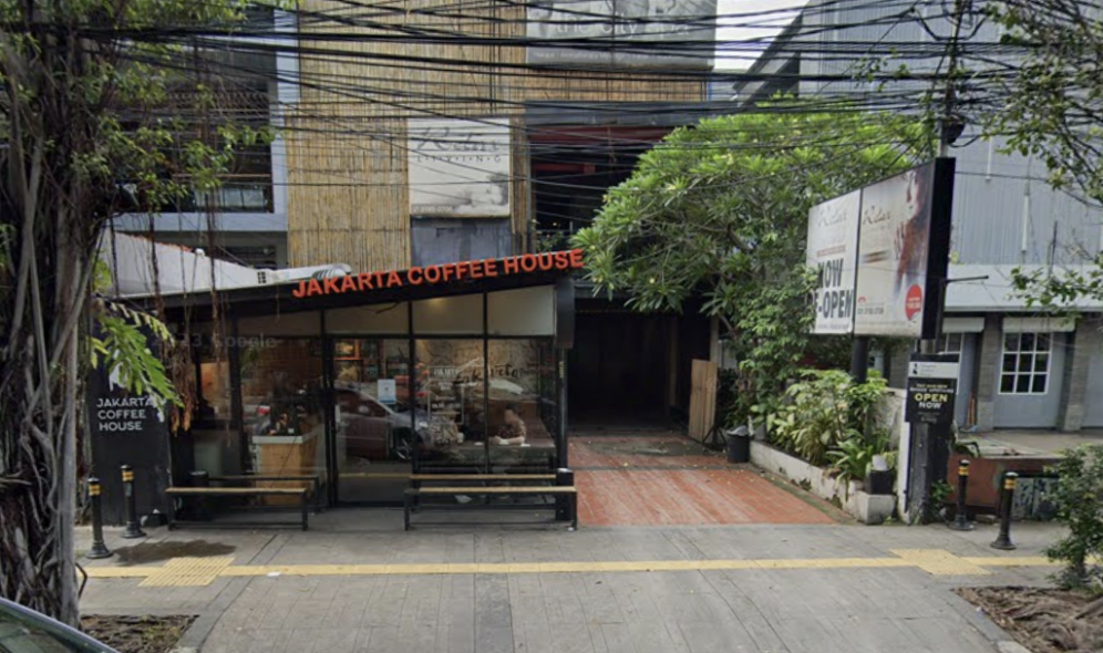 Tenan bisnis yang menggunakan ruang parkir setback - Institute for Transportation and ...