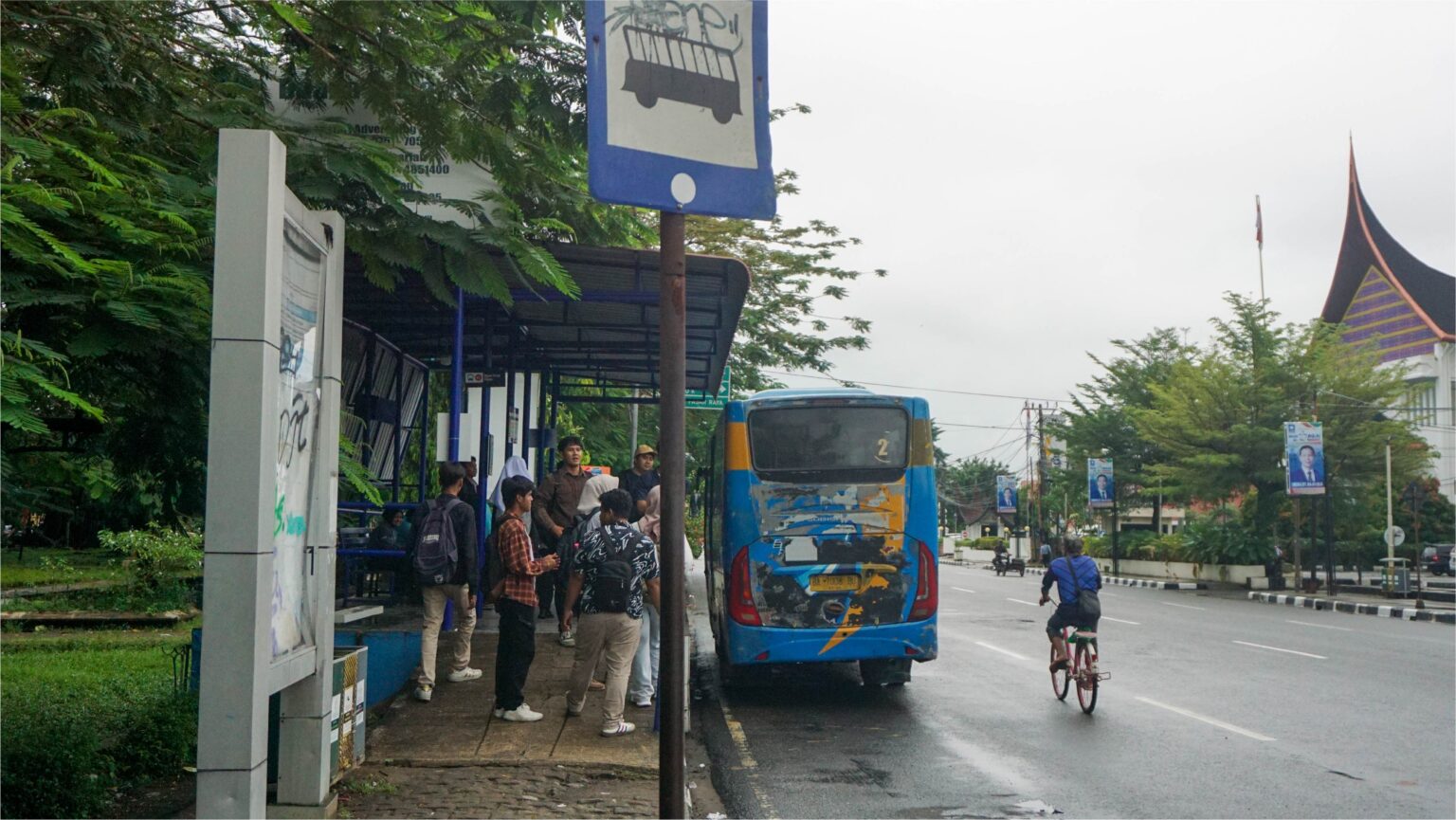 Bus Trans Padang-04 - Institute for Transportation and Development Policy